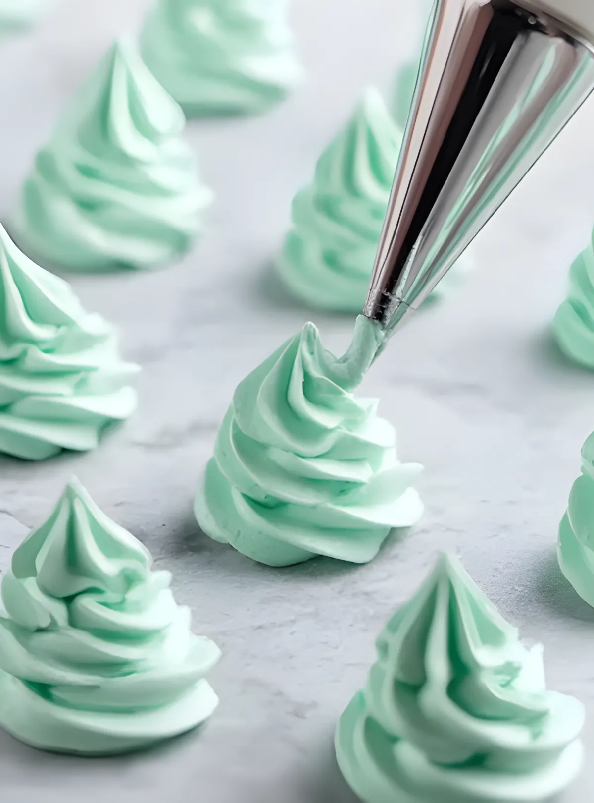 Meringue Christmas Trees - Easy Recipes